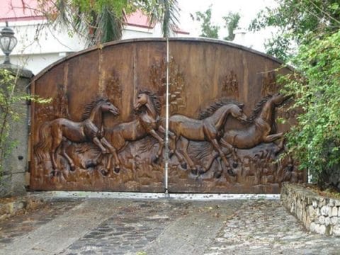 40 Glorious Front Gate Designs for Your Home – Buzz16