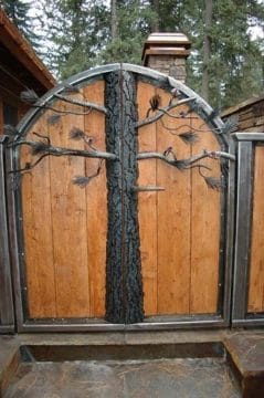 40 Glorious Front Gate Designs for Your Home – Buzz16