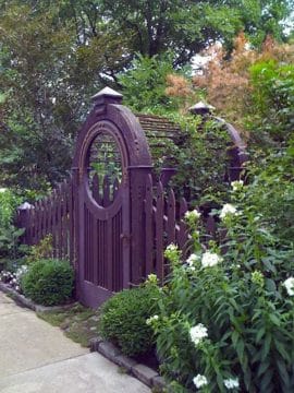 40 Glorious Front Gate Designs for Your Home – Buzz16