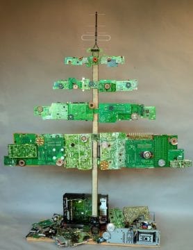 25 Brilliant Ways to Reuse Old Computer Parts for Decoration – Buzz16