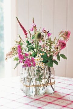 45 Easy Table Decoration Ideas with Flowers – Buzz16